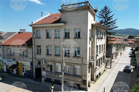 Общинският съвет в Ихтиман ще разгледа днес дали да бъде завишен броят на децата в детските