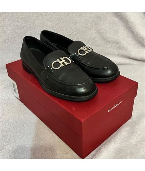 Ferragamo Черные кожаные лоферы для женщин купить в интернет магазине
