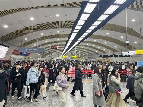 第1眼深度 迈入 双500” 重庆轨道交通有何 圈粉密码”？新浪新闻