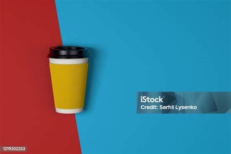화려한 종이 빨간 파란색 배경에 커피 컵을 가져 가라 3d 일러스트레이션 가리기에 대한 스톡 사진 및 기타 이미지 가리기 갈색 검은색 Istock