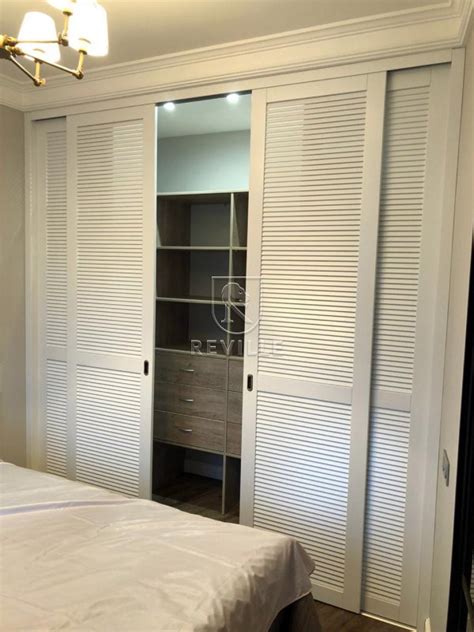 Жалюзийные двери купе «Крит для гардеробной в спальне