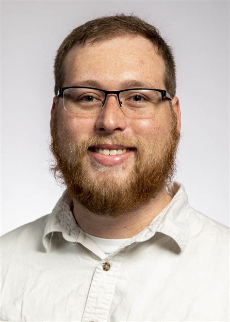 An R Based Platform For The Visualization And Analysis Of Single Molecule Tracking Experiments