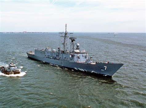 Militaryphotodepot A Starboard Bow View Of The U S Navy Guided