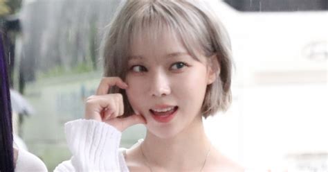 에스파 윈터 귀여운 볼하트[★포토]