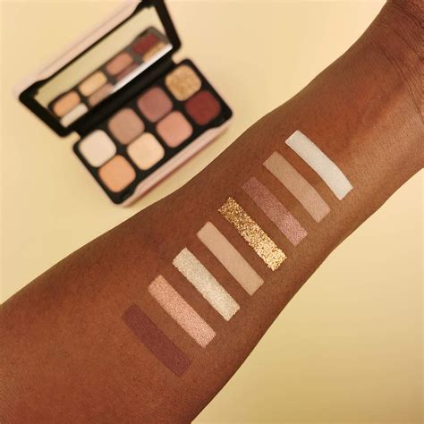 Makeup Revolution Forever Flawless Dynamic Serenity Eyeshadow Palette