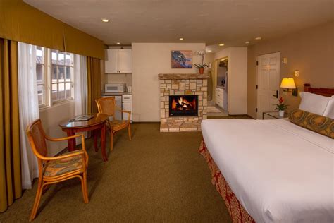 Room 118 King Room With Fireplace Horizon Inn And Ocean View Lodge