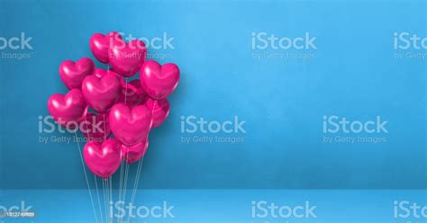 분홍색 하트 모양풍선은 파란색 벽 배경에 무리를 지입니다 수평 배너 3차원 형태에 대한 스톡 사진 및 기타 이미지 3차원 형태 공기 주입 기념일 Istock