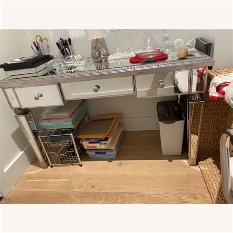 Vintage Look Mirror Vanity Aptdeco