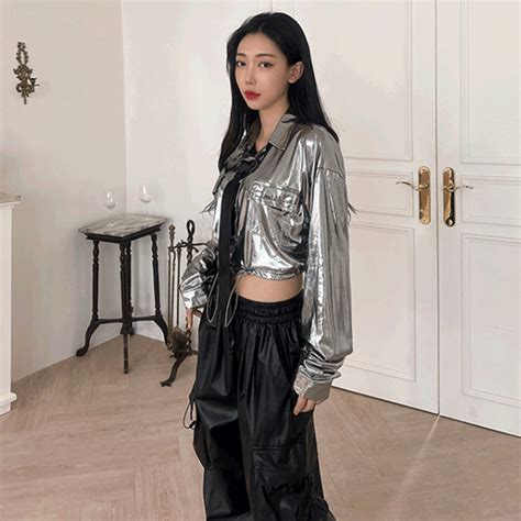 리튼 실버 글로시 메탈 크롭 셔츠 방송 댄스복 공연 무대 의상 에이블리