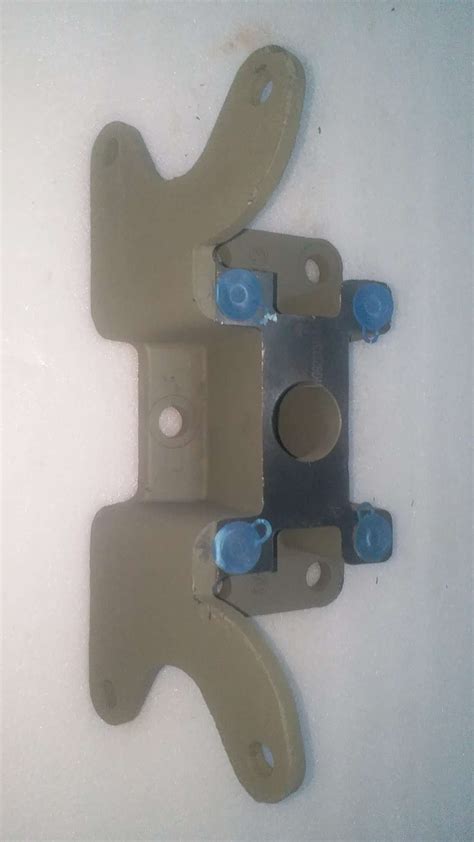 WG9231340944 — Кронштейн реактивной тяги V-образной и ...