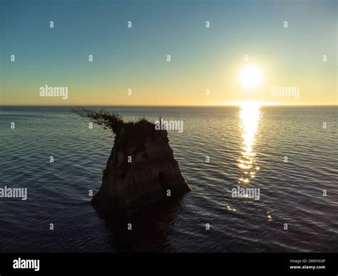 Sea Stack In Pacific Ocean Stock Photo Alamy