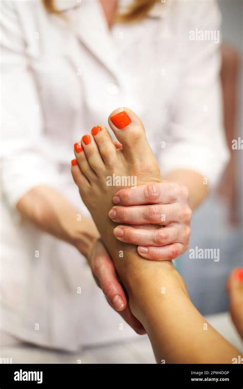 Foot Massage Images At Hannah Belisario Blog