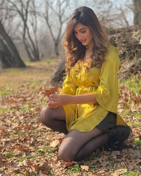 Pin By Sukhpreet Kaur 🌹💗💞💖💟🌹 On Punjabi Stars Beautiful Girl Video