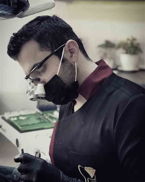 کلینیک تخصصی دندانپزشکی دکتر عشقی