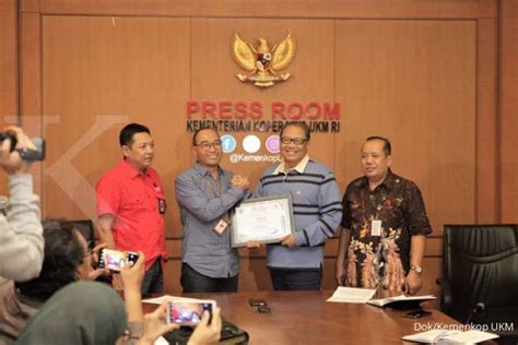 Masuk Besar Dunia Koperasi Telekomunikasi Selular Didorong Masuk Bursa Saham