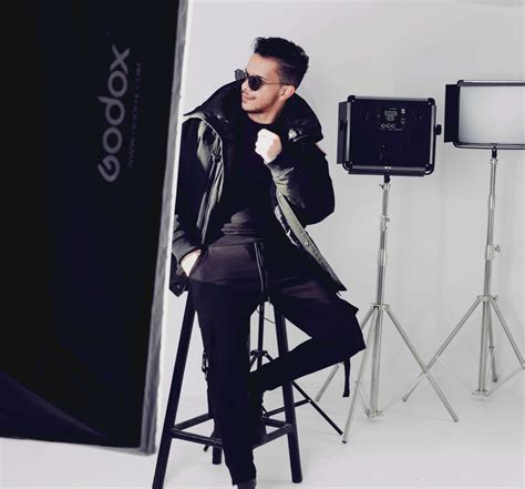 Meet Sadequi Houssam Eddine Canvasrebel Magazine