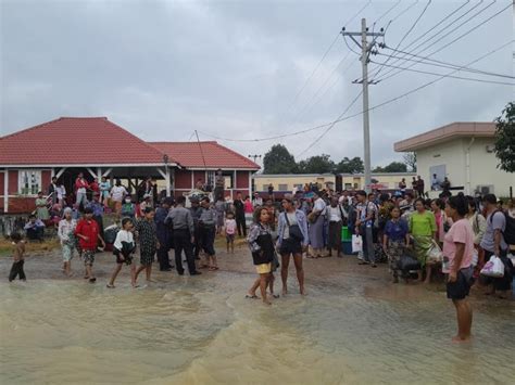 ပဲခူးတိုင်းဒေသကြီးအတွင်း မိုးသည်းထန်စွာရွာသွန်းမှုကြောင့် ရန်ကုန် မန္တလေးရထားလမ်းပိုင်းနှင့