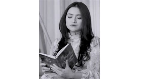 7 Potret Nathalie Holscher Setelah Lepas Hijab, Tak Segan Pakai Rok ...