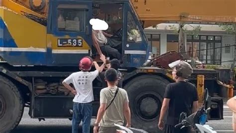 18歲女遭吊車輾斃！媽悲曝司機「慢慢輾過去、倒車」 Po文求行車記錄器