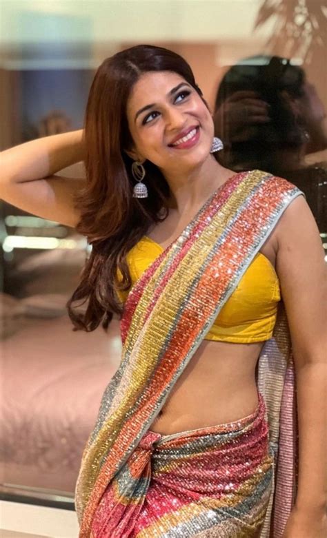 Pin Di Beauty Paradise Su Shraddha Das