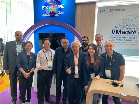 Chee Sing Chen On Linkedin Day 1 Vmware Explore Photo Opportunity With Vmware Ceo With The…