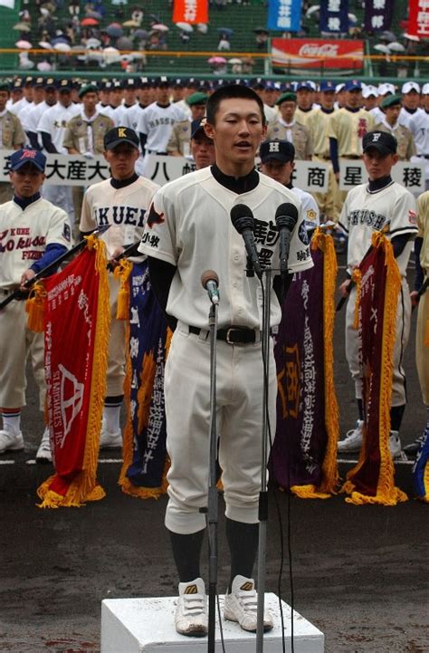 決意の球春 センバツ選手宣誓 [写真特集30 32] 毎日新聞