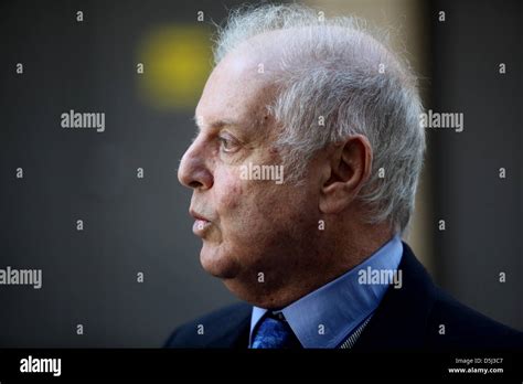 Daniel Ritchies Instagram Twitter And Facebook On Idcrawl