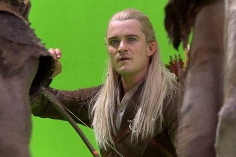 Orlando Bloom reprises Legolas role in new The Hobbit video | Metro News