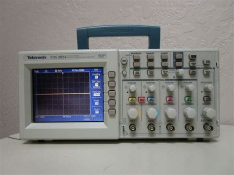 Tektronix Tds2024 4ch 2gs S 200mhz Color Digital Storage Oscilloscope