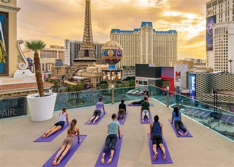 Get Ready To Play At The Cosmopolitans Pools In Las Vegas Las Vegas