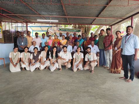 விவசாயிகளுக்கு தேனீ வளர்ப்பு ஊடுபயிர்கள் குறித்து செயல் விளக்கம்
