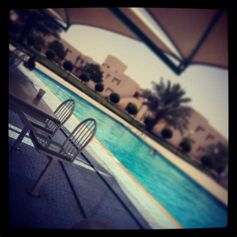 الولد الصغير ينيك امه