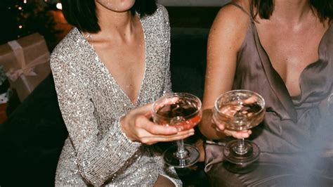 Airdropping Photos To Strangers To Get Dates Korea Bodysoul