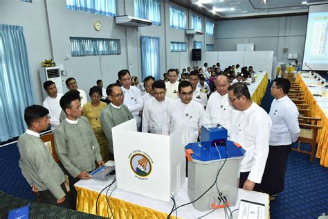 ပြည်ထောင်စုရွေးကောက်ပွဲကော်မရှင်က ဝန်ကြီးဌာနများ၌ မြန်မာအီလက်ထရောနစ်မဲပေးစက်နှင့် စပ်လျဉ်းပြီး ရ