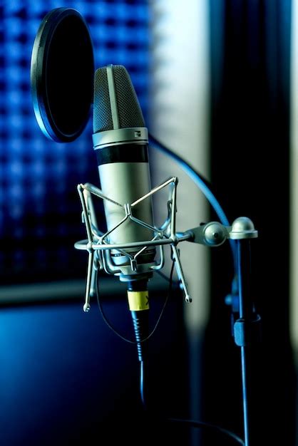 Premium Photo Close Up Studio Condenser Microphone With Pop Filter