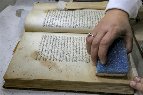 Iraqi Conservators Strive To Preserve Ancient Manuscripts Ibtimes
