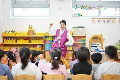 ‘늘봄학교에서 활동하는 ‘이야기할머니를 만나다