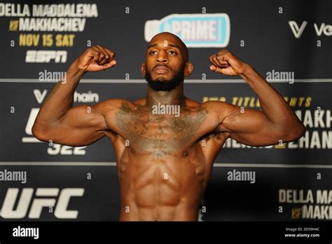 New York City Ny November 14eric Mcconico Steps On The Scale For The Official Weigh Ins For