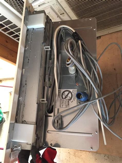 Продавам вътрешно тяло за климатик Климатици Пловдив Продава се само вътрешно тавани т