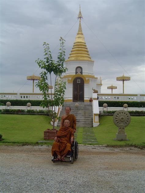 🗓️on This Day ๒๖ พฤษภาคม ๒๕๔๕ วัดป่าพุทธพจน์หริภุญไชย ธ ในพระราชูปถัมภ์ฯ เริ่มก่อตั้งวัดในวัน