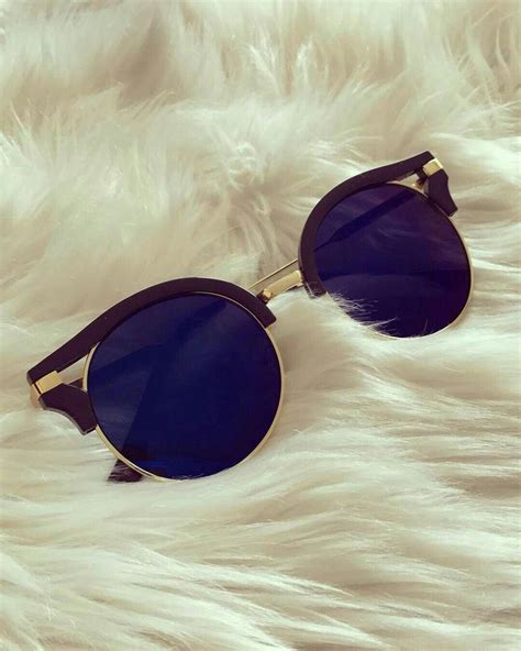 Pin Van Ro O Op Glassesshades Brilmonturen Schoenen