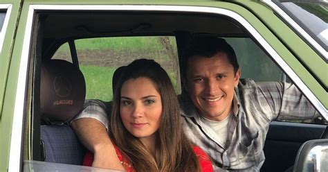 Тарас Цимбалюк поділився раніше неопублікованими фото зі зйомок «Спіймати Кайдаша Glamurchik