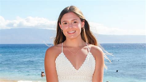 9 Hot Sexy Amanda Misquez Bikini Pics