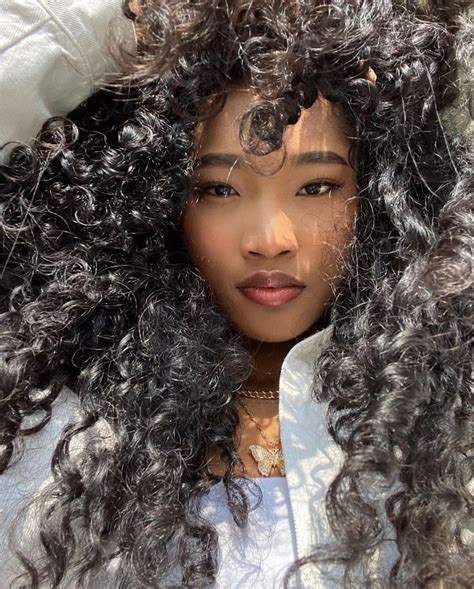 Curly Blasian Girl Curly Hair Styles Pretty People Afro Girl