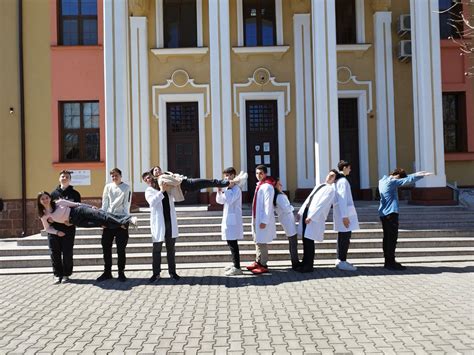 Успехи на Националната олимпиада по химия и ООС Национална природо математическа гимназия