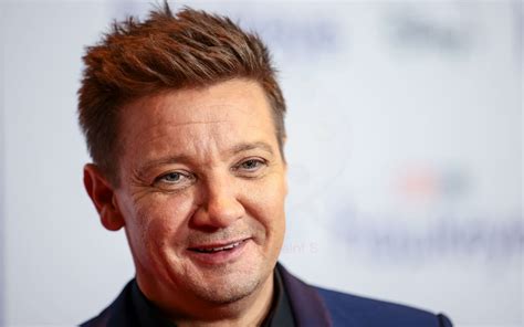 Jeremy Renner Dimesso Dallospedale Dopo Lincidente Con Lo Spalaneve I