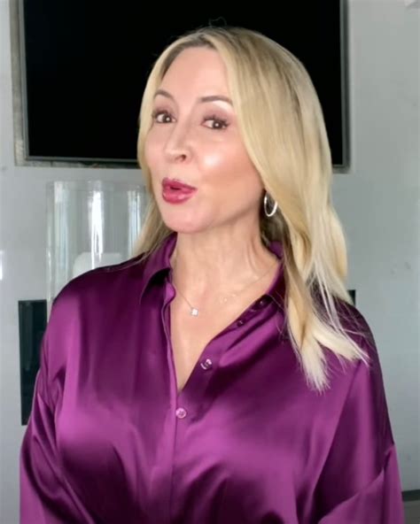 Im An Elegance Coach 8 Outfits Classy Women Would Never Wear During The Holiday Season And The