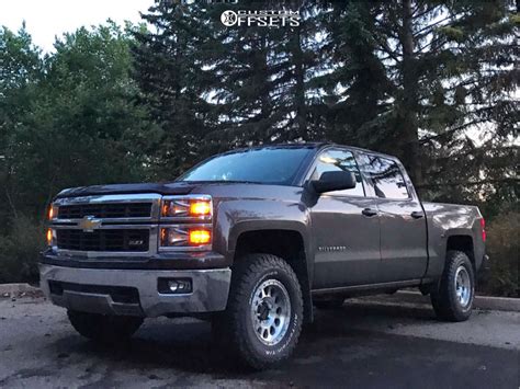 2014 Chevrolet Silverado 1500 With 17x8 5 0 Method Mr315 And 285 70r17