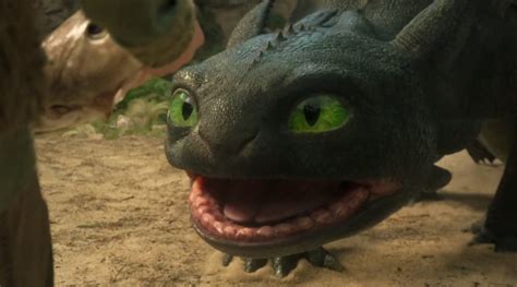 В первом отрывке из фильма «Как приручить дракона показали начало дружбы Иккинга и Беззубика