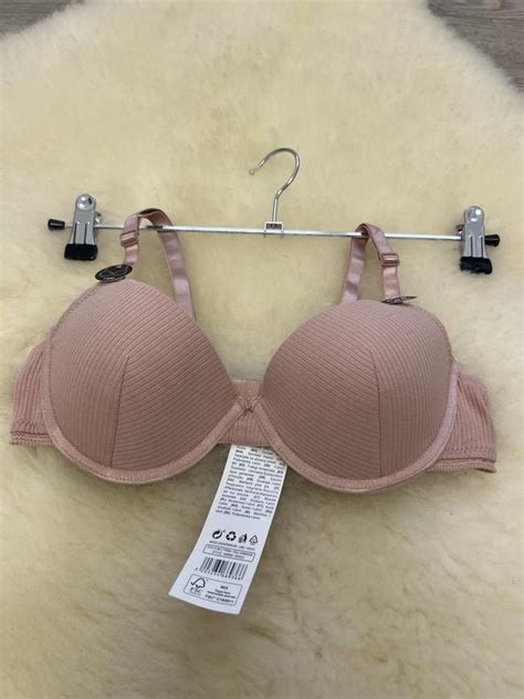 Бюстгальтер колір ніжний тканина приємна — ціна 327 грн у каталозі